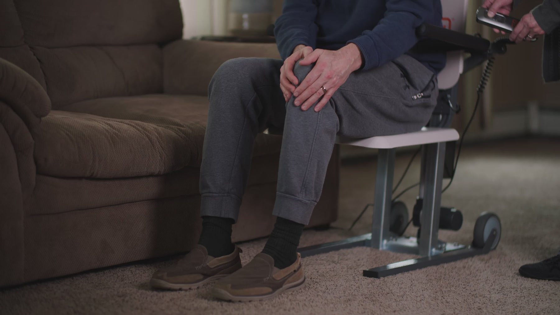 SuperHandy Electric Standing Lift - Enhance Mobility & Quality of Life ...